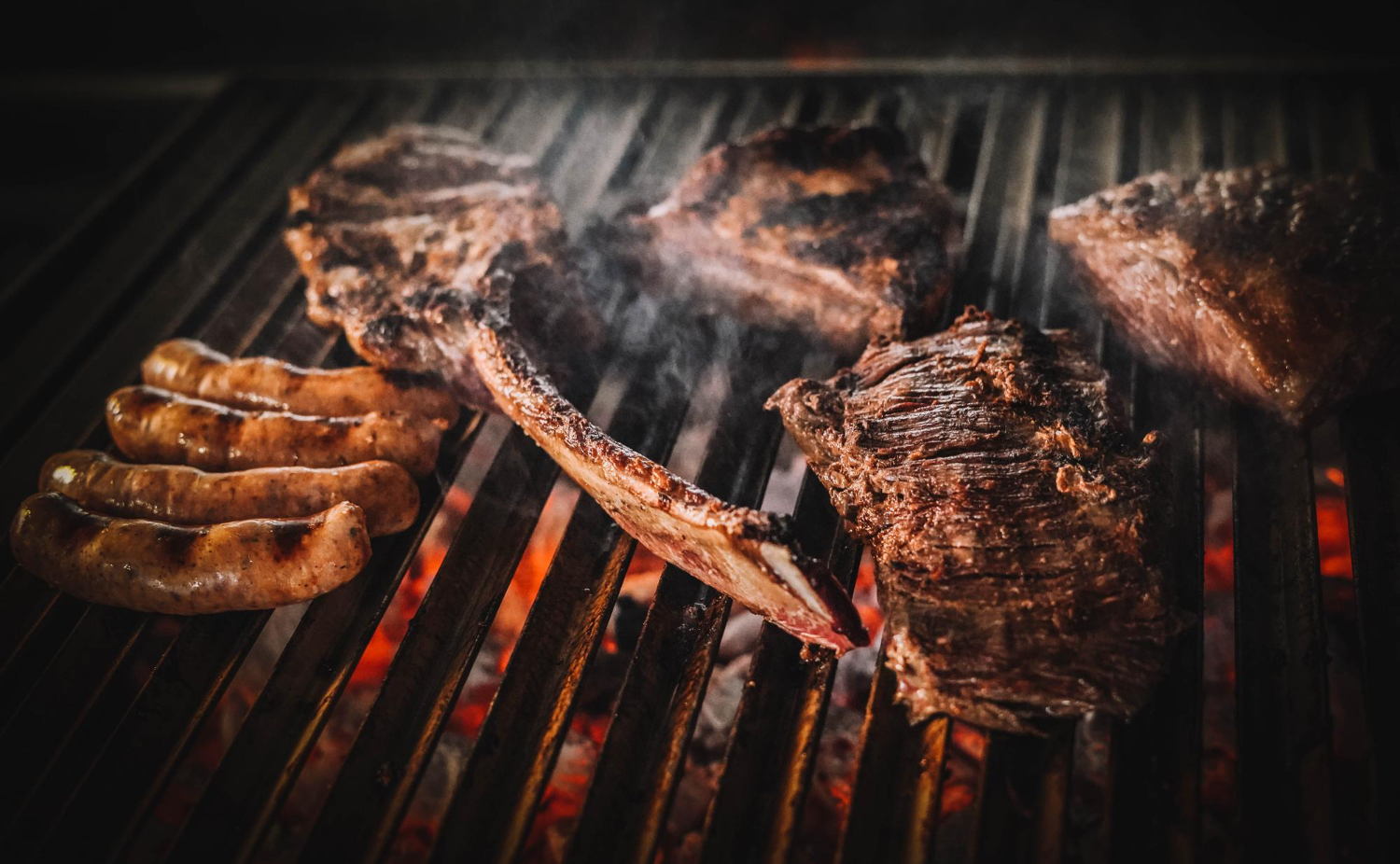 Passo a passo para assar churrasco na grelha argentina
